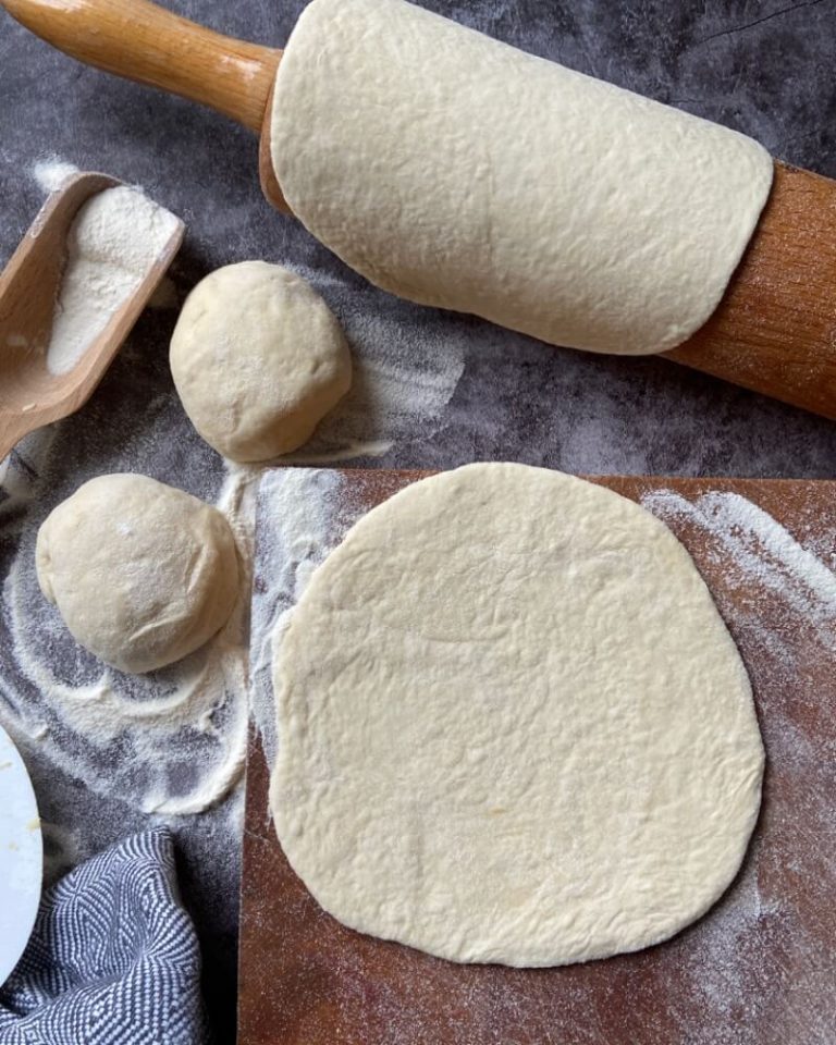 Recept na chlebové placky pita - Vaříme s Mony